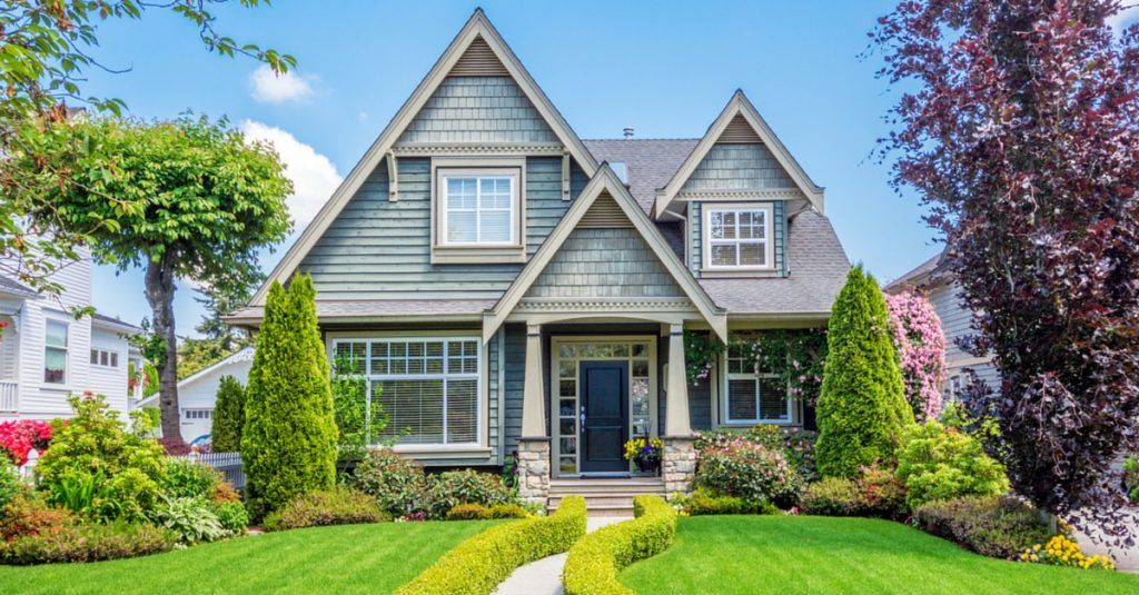 pretty house - jpg | Straight Line Roofing & Construction